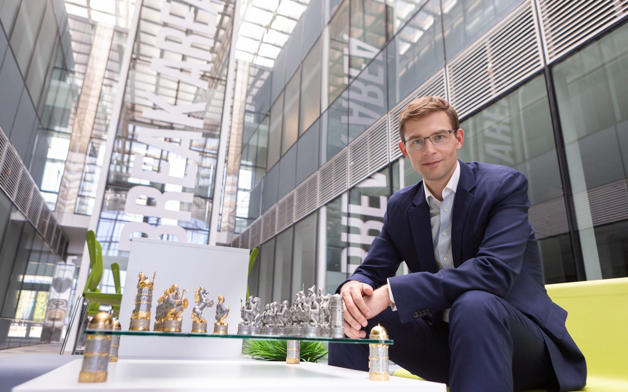 Conheça o portfolio de Timur Turlov, CEO da Freedom Holding Corp. e ...