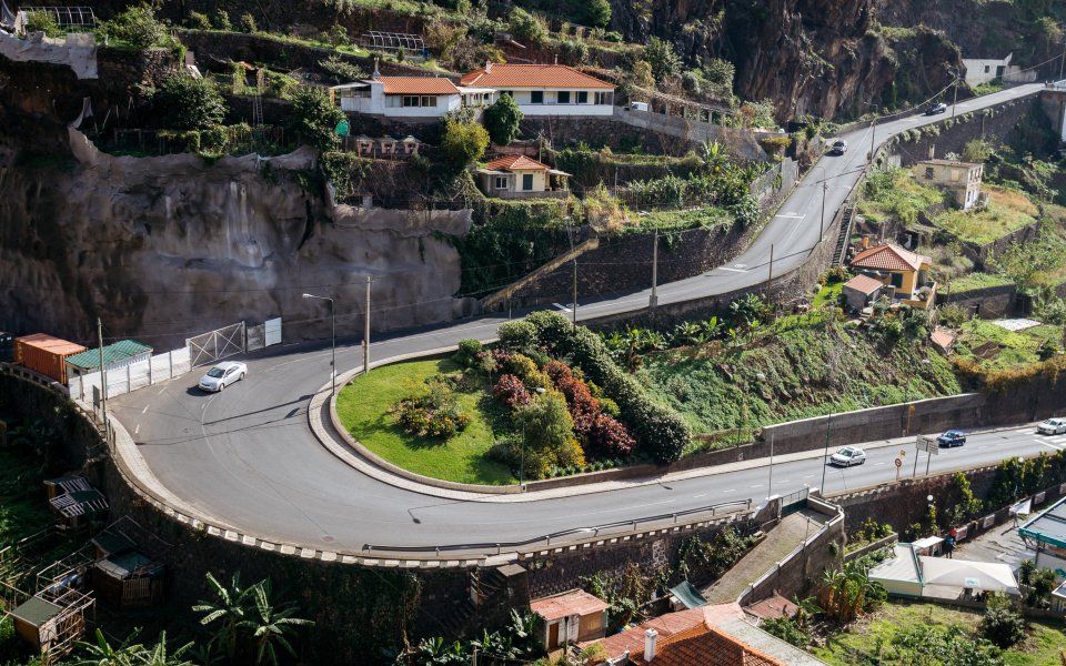 Câmara do Funchal inicia última fase de consolidação da escarpa Rua Dr ...