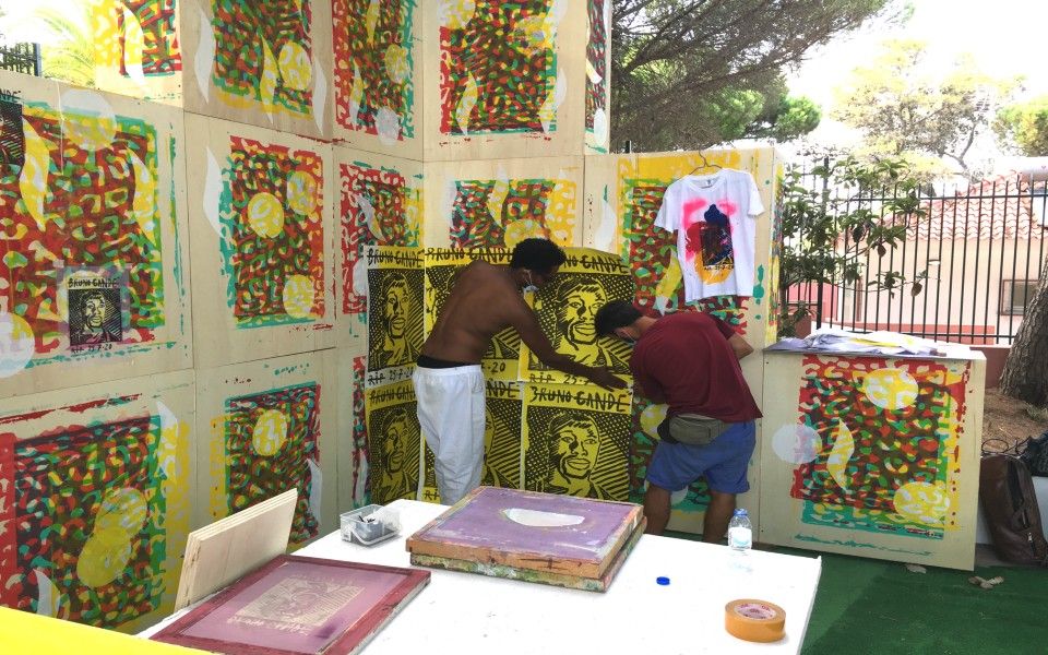 Artista plástico cria t-shirts únicas e vai doar valor total da venda à ...